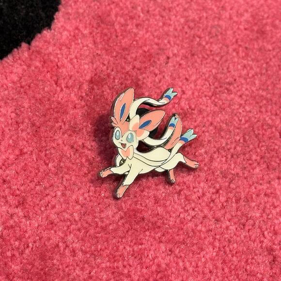 Pokemon | Games | Pokmon Sylveon Enamel Pin Official 22 Gallery Pin W ...